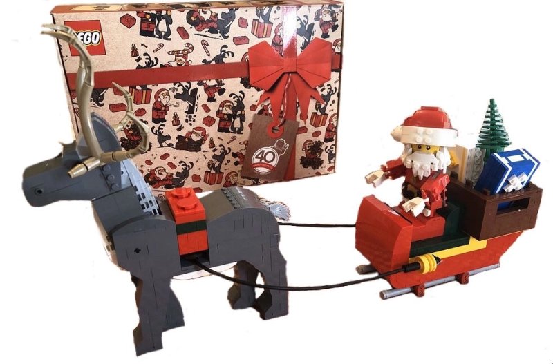 Santa and Reindeer (4002018) | LEGO Exclusive | LEGO® | brickr - Die ...